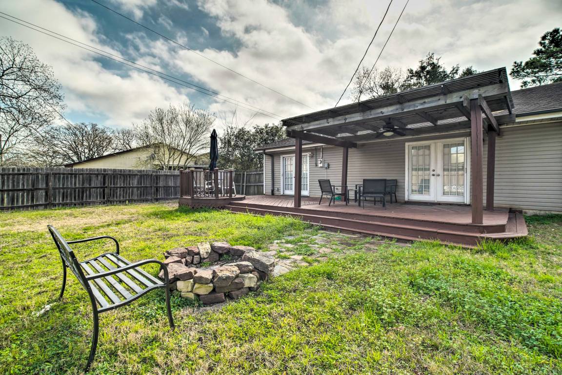 104 M² House ∙ 2 Bedrooms ∙ 7 Guests - Bryan, TX