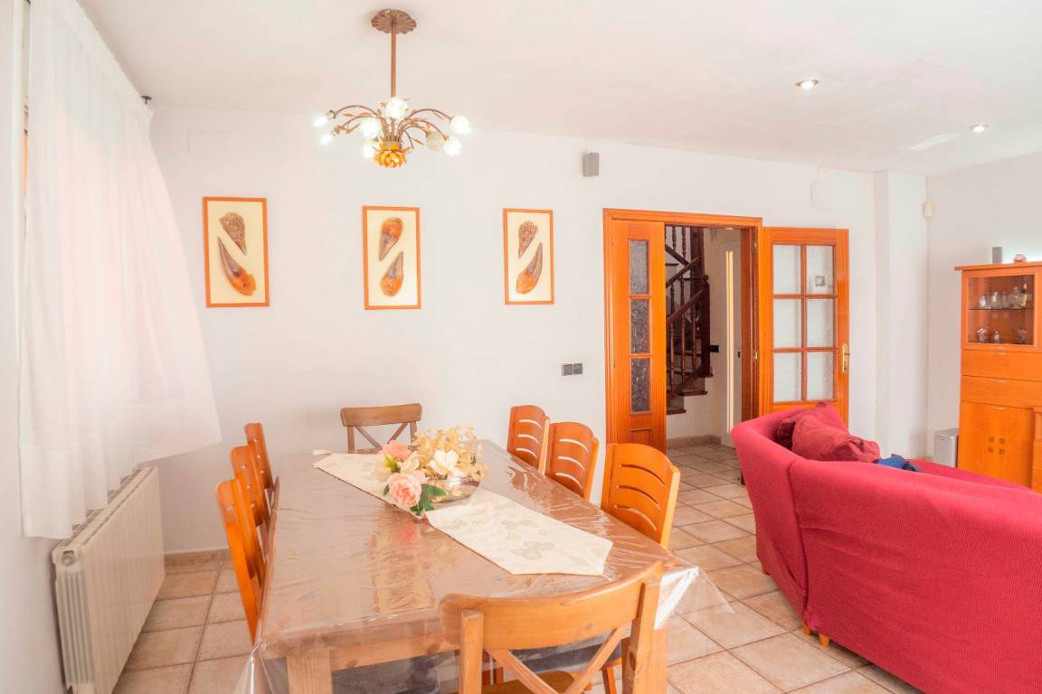 185 M² Maison De Vacances ∙ 4 Chambres ∙ 8 Personnes - Cunit