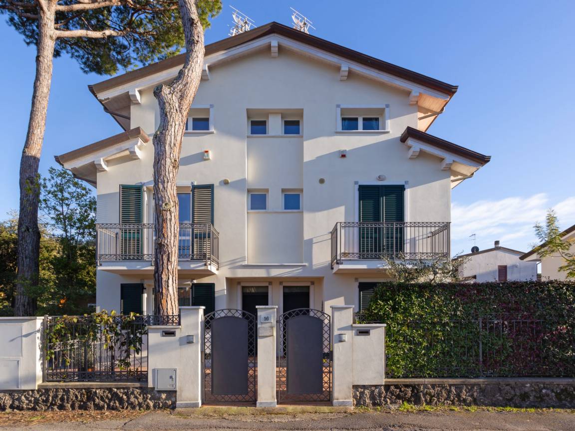 70 M² Apartment ∙ 2 Bedrooms ∙ 6 Guests - Marina di Pietrasanta