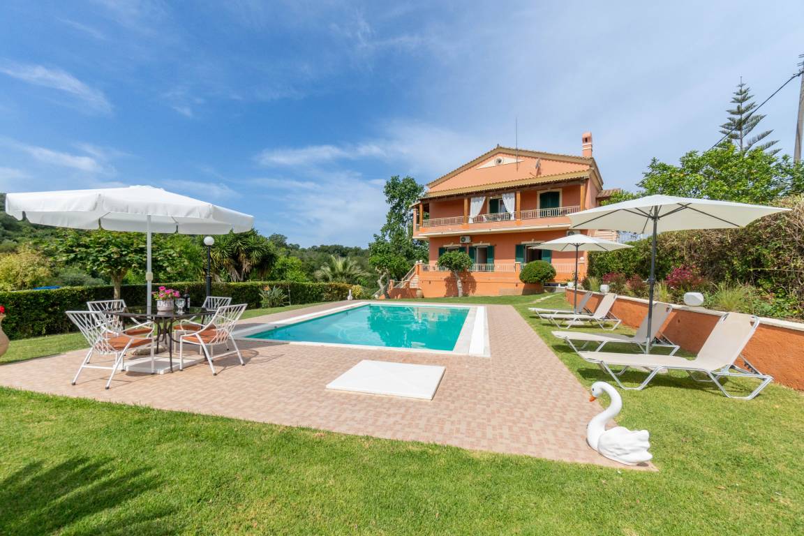 99 M² Appartement ∙ 3 Chambres ∙ 6 Personnes - Corfou
