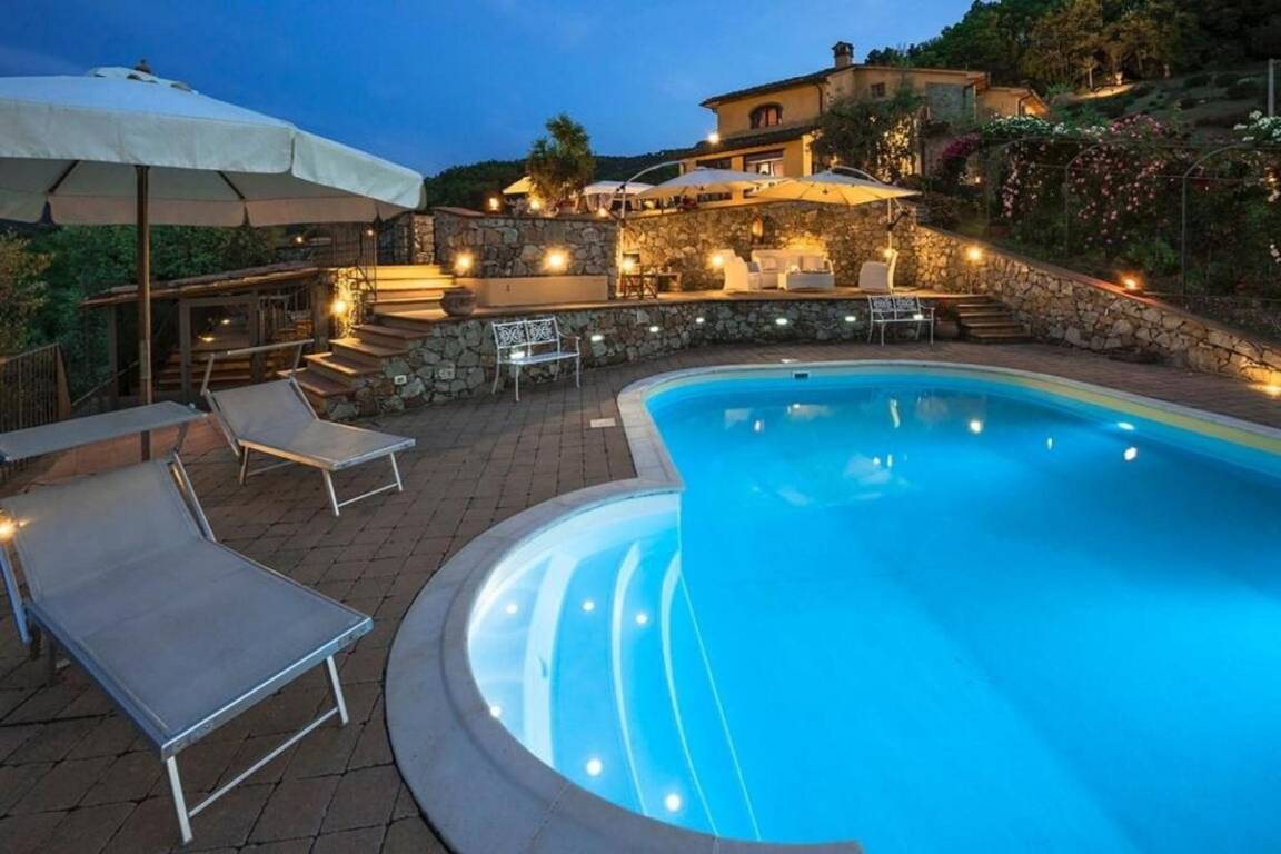368 M² Villa ∙ 6 Chambres ∙ 14 Personnes - Pistoia
