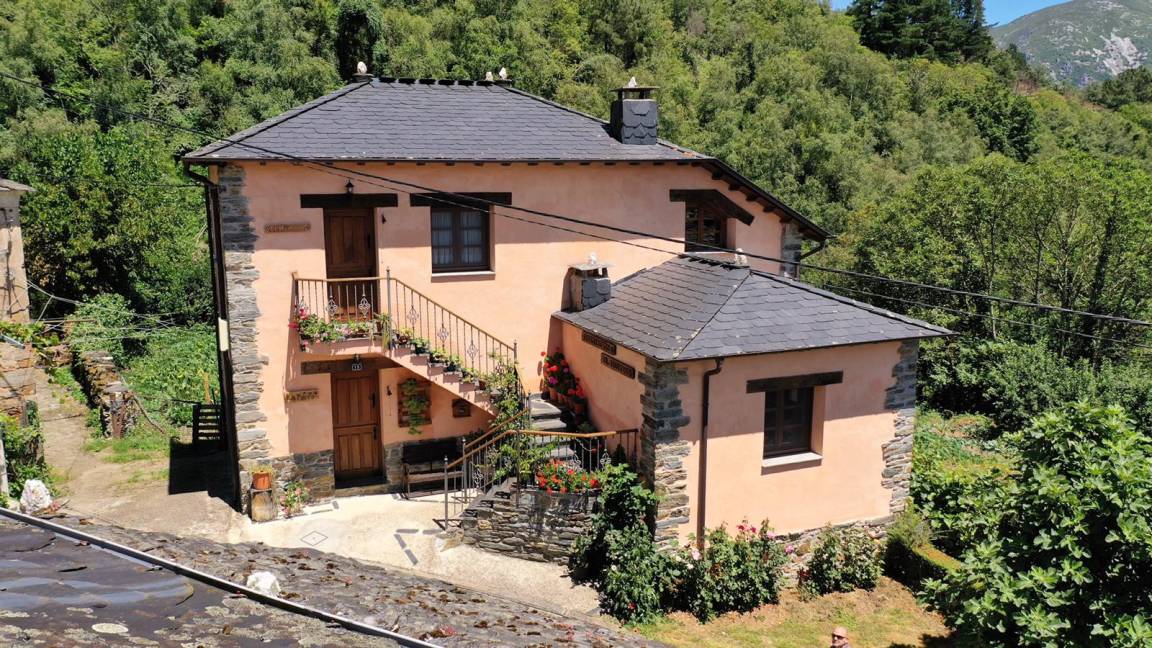 160 M² House ∙ 4 Bedrooms ∙ 10 Guests - Grandas