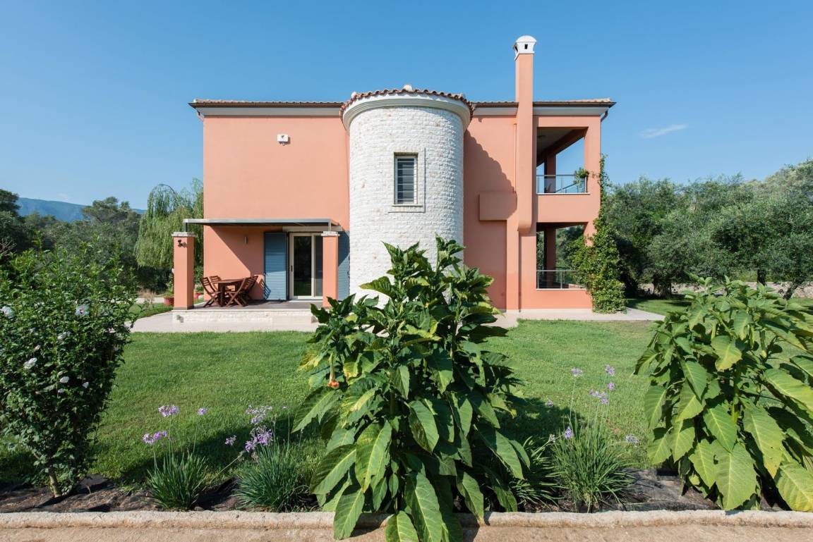Villa ∙ 3 Bedrooms ∙ 8 Guests - Corfu