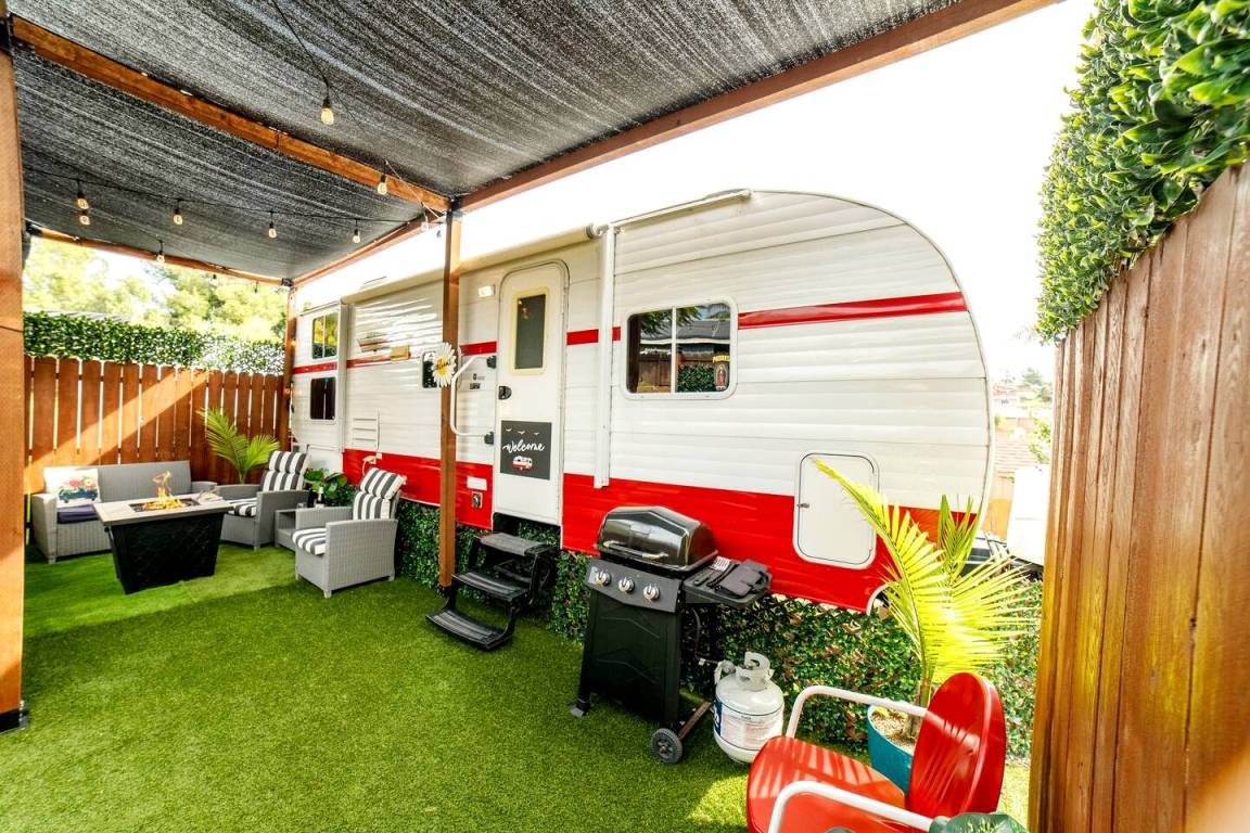 Caravan ∙ 2 Bedrooms ∙ 4 Guests - Lakeside, CA