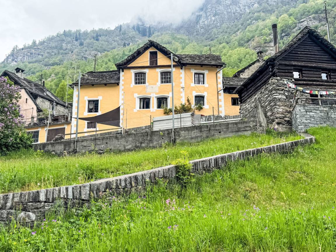 100 M² Appartement ∙ 4 Chambres ∙ 6 Personnes - Bedretto