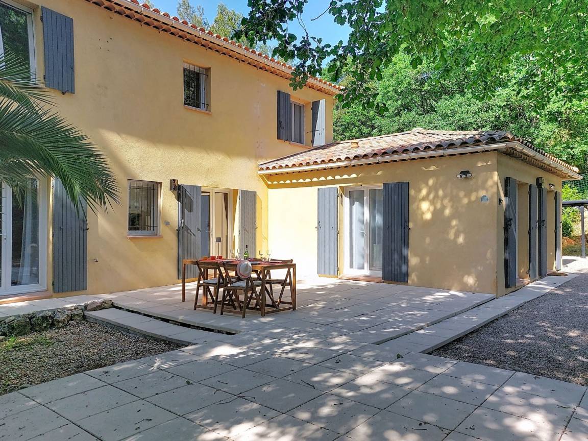 135 M² Maison De Vacances ∙ 3 Chambres ∙ 4 Personnes - Lorgues