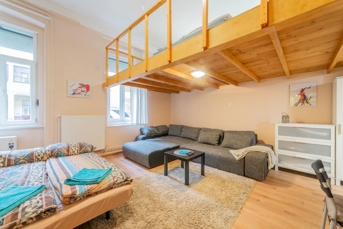 41 M² Apartment ∙ 1 Bedroom ∙ 5 Guests - Budapest
