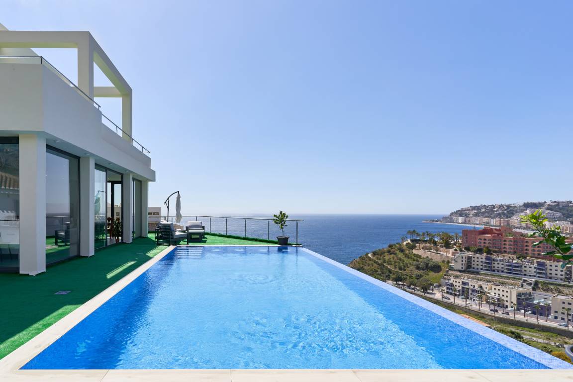 200 M² House ∙ 6 Bedrooms ∙ 12 Guests - Salobreña