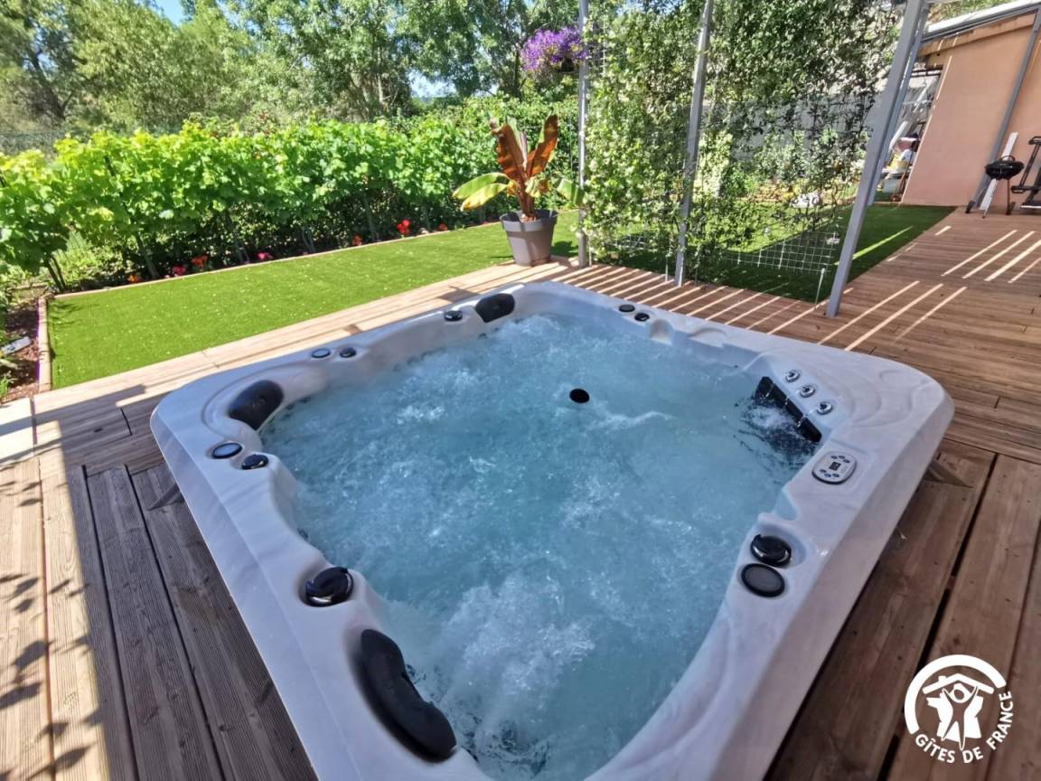 77 M² Gîte ∙ 2 Chambres ∙ 4 Personnes - Lac du Salagou