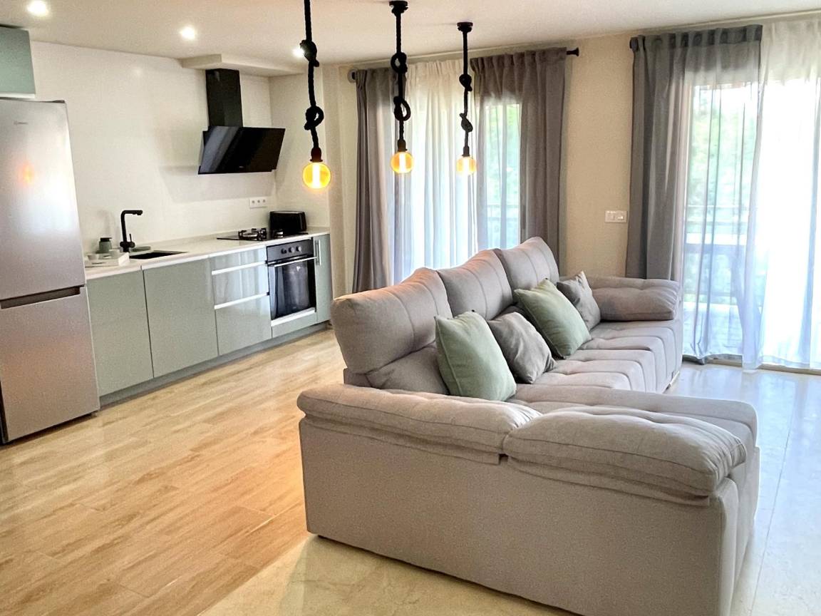 90 M² Apartamento ∙ 3 Habitaciones ∙ 6 Huéspedes - Salou