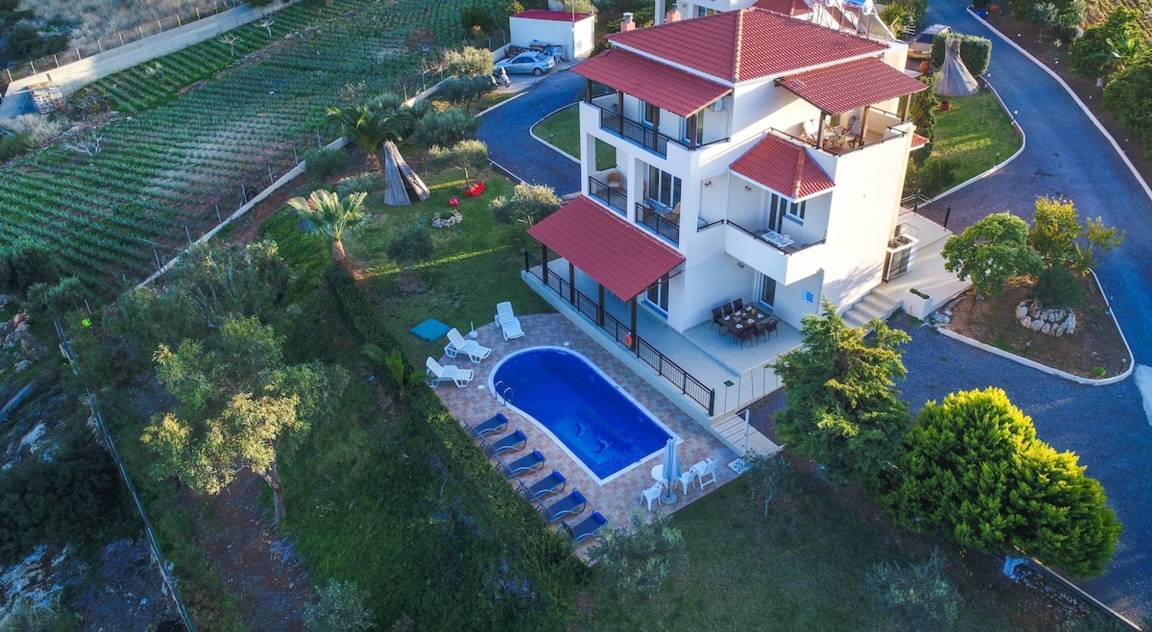 150 M² Villa ∙ 3 Bedrooms ∙ 7 Guests - Hersonissos
