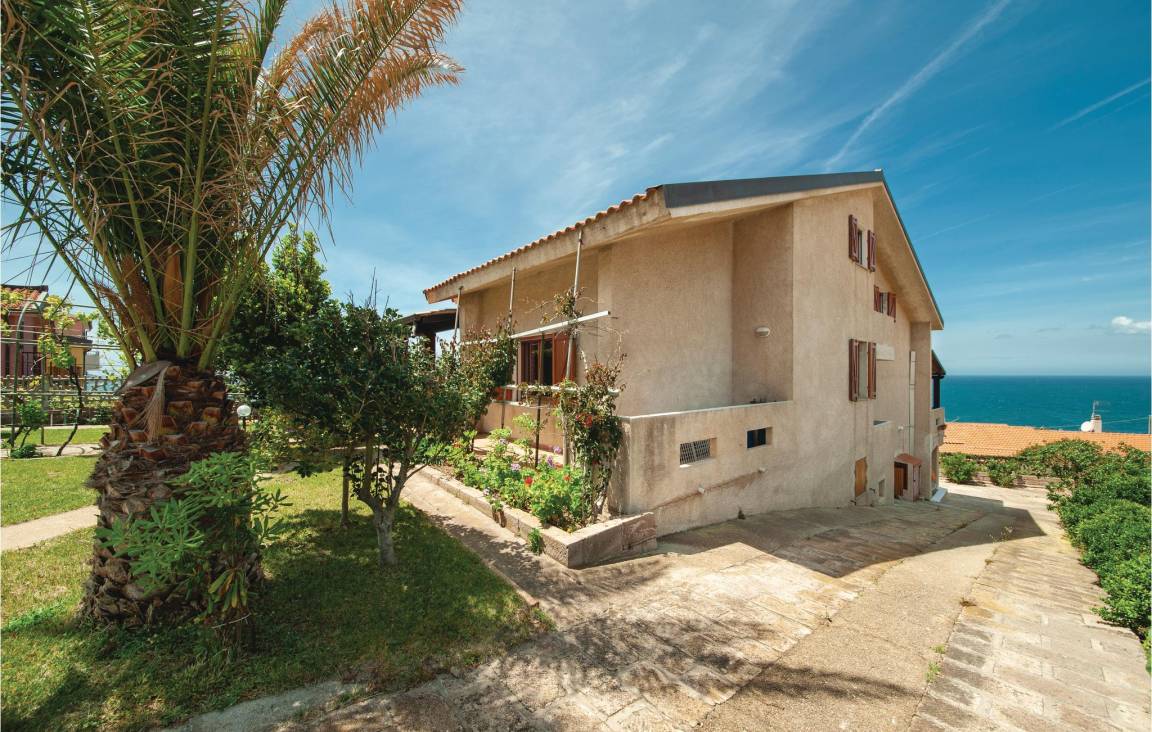 75 M² Apartment ∙ 2 Bedrooms ∙ 4 Guests - Bosa