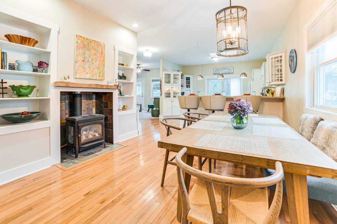 138 M² House ∙ 2 Bedrooms ∙ 8 Guests - Charlevoix, MI