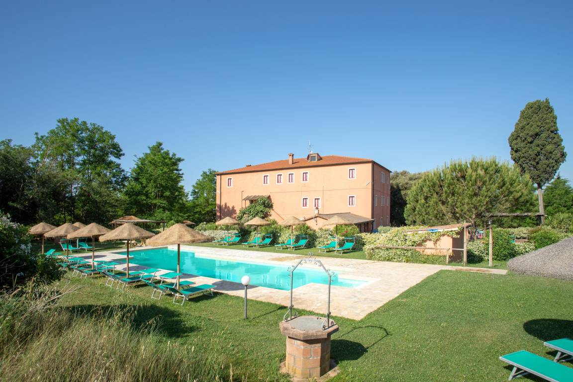 85 M² Appartamento Vacanza ∙ 2 Camere Da Letto ∙ 8 Ospiti - Cecina