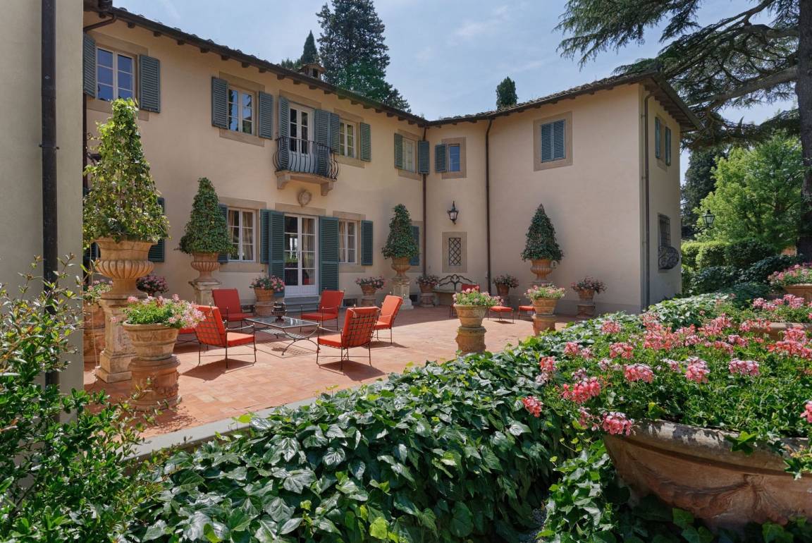 700 M² Villa ∙ 5 Makuuhuonetta ∙ 10 Vierasta - Pisa