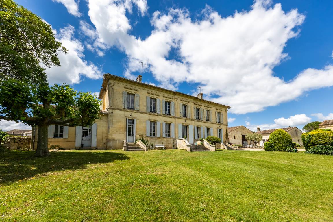 250 M² Maison De Vacances ∙ 9 Chambres ∙ 22 Personnes - Libourne