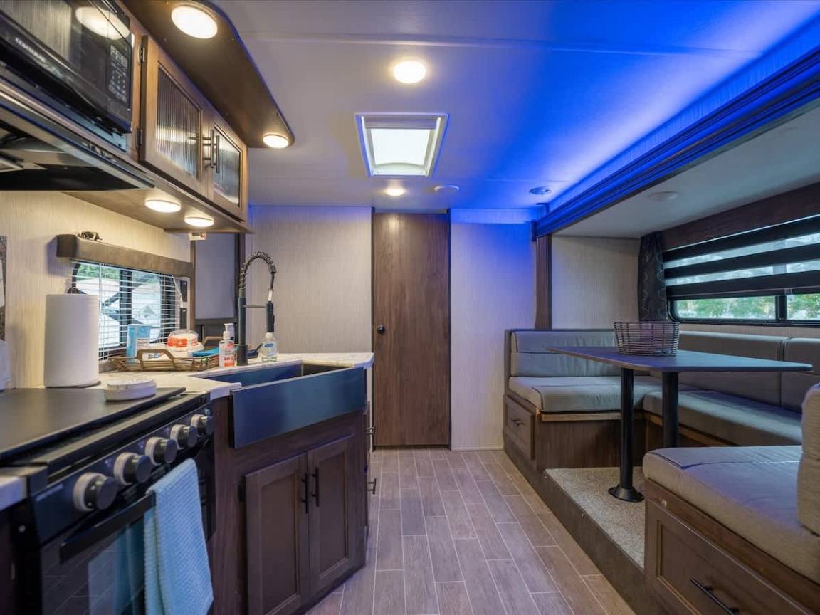 Acampamento ∙ 2 Quartos ∙ 5 Hóspedes - Tampa, FL