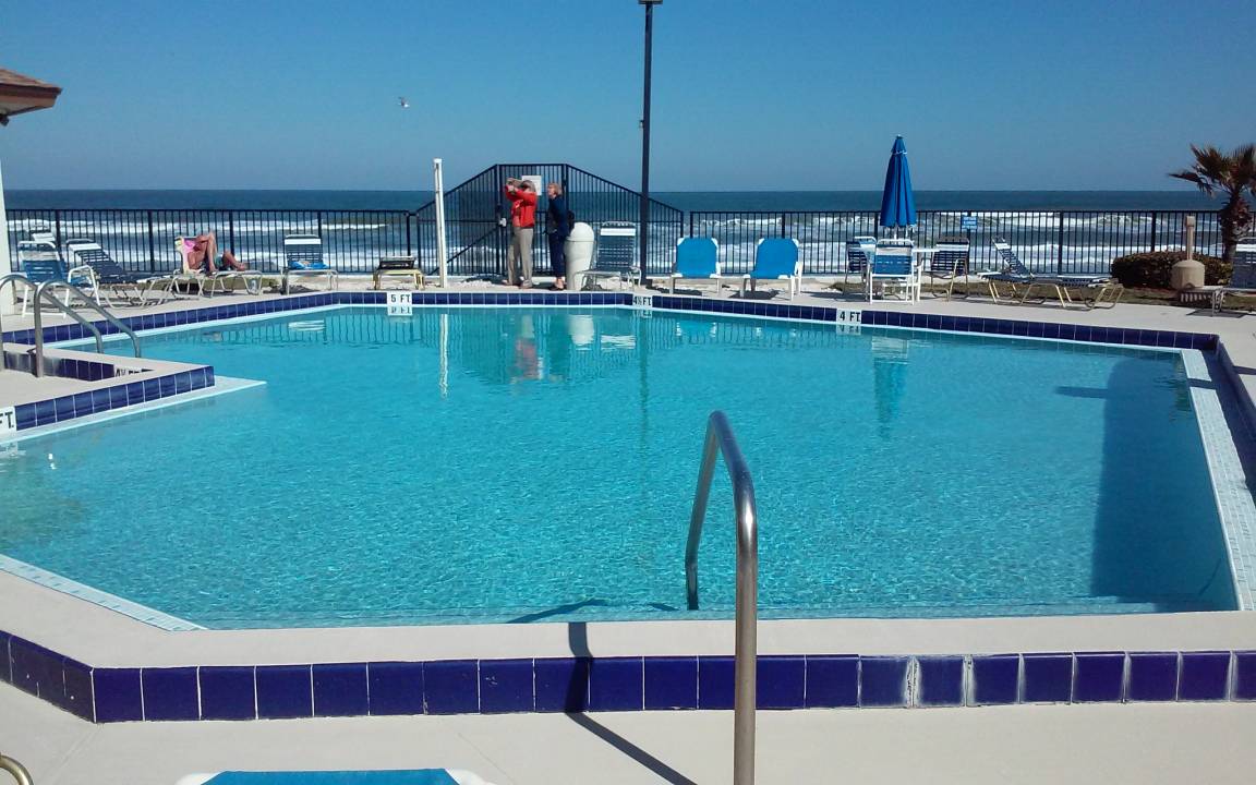 210 M² House ∙ 3 Bedrooms ∙ 9 Guests - Daytona Beach Shores, FL