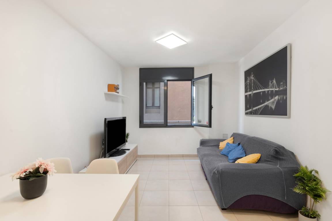 75 M² Apartment ∙ 2 Bedrooms ∙ 4 Guests - Municipality of Manresa