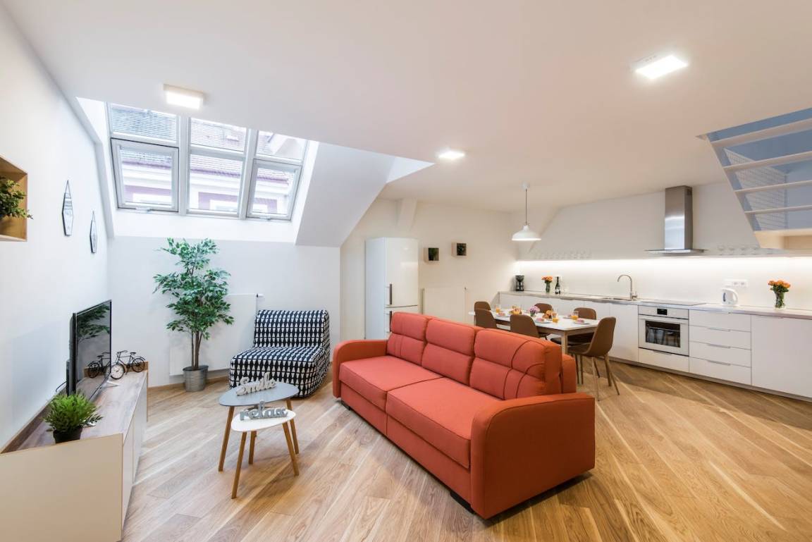 94 M² Ferienwohnung ∙ 2 Schlafzimmer ∙ 8 Gäste - Prag