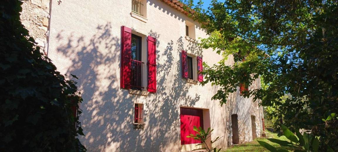 76 M² Mökki ∙ 2 Makuuhuonetta ∙ 4 Vierasta - Var