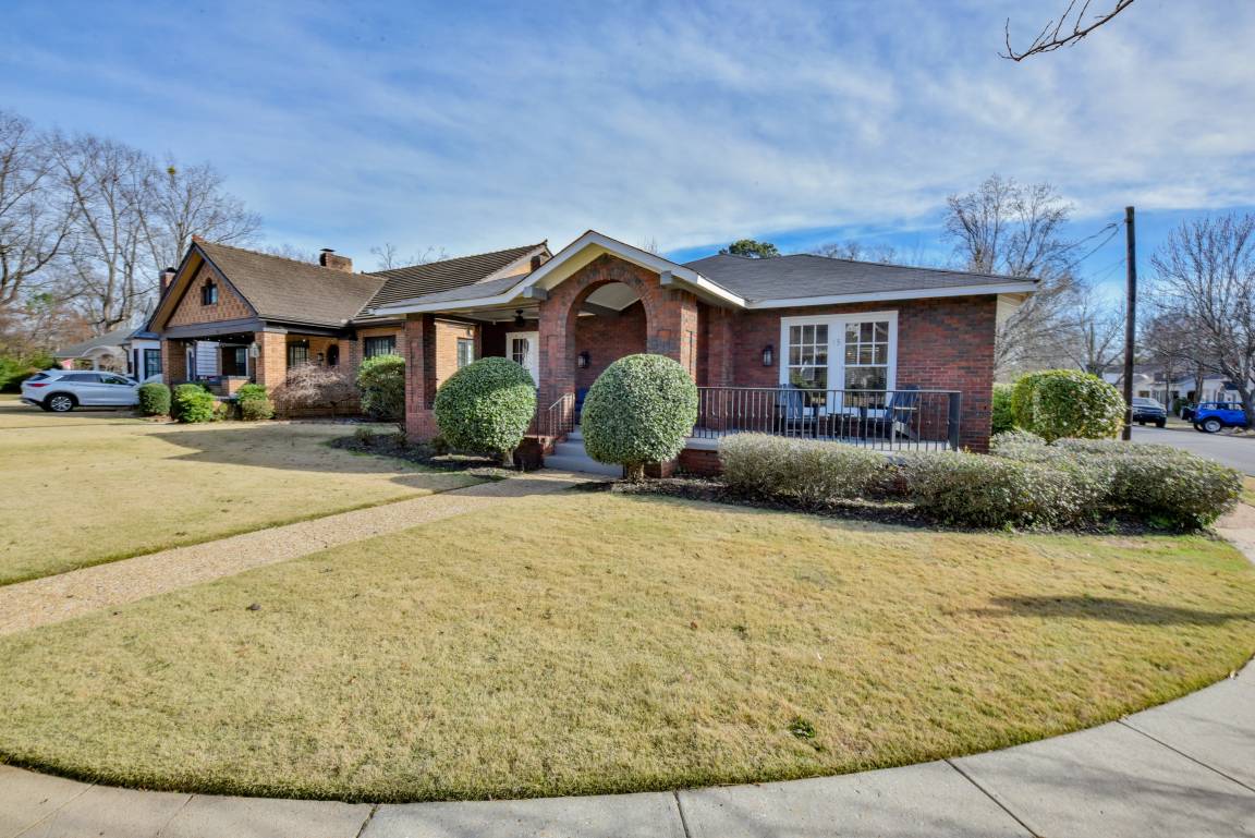 House ∙ 4 Bedrooms ∙ 10 Guests - Tuscaloosa, AL