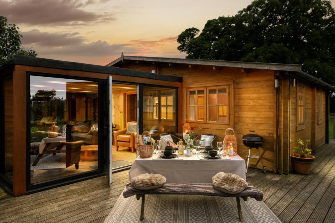 Cottage ∙ 6 Bedrooms ∙ 14 Guests - Folkestone