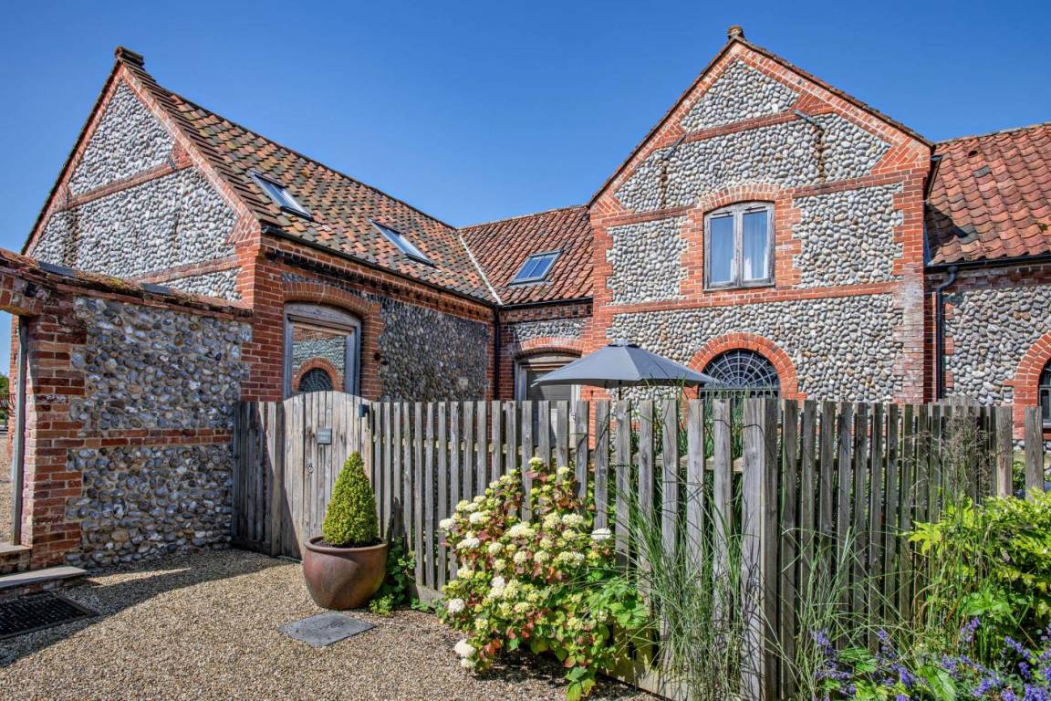 Cottage ∙ 3 Bedrooms ∙ 6 Guests - Sheringham