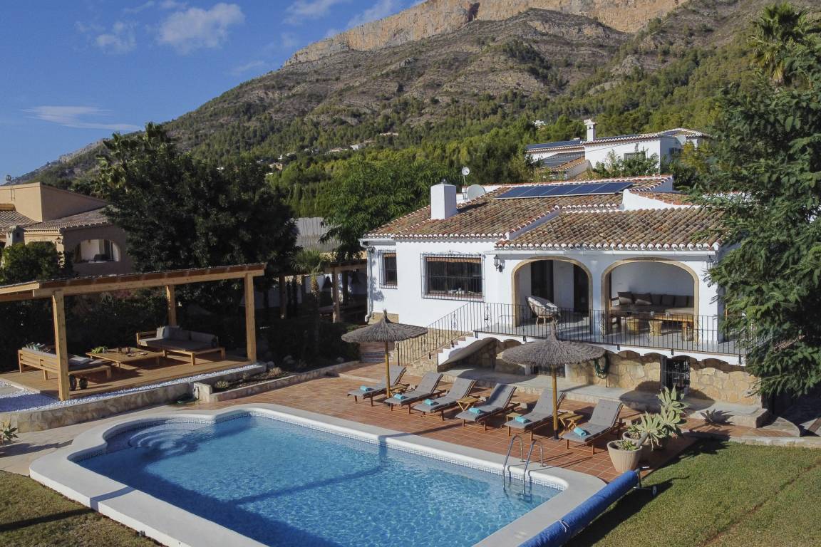 352 M² Villa ∙ 5 Bedrooms ∙ 10 Guests - Dénia