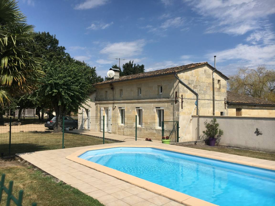 120 M² Gîte ∙ 4 Chambres ∙ 8 Personnes - Gironde