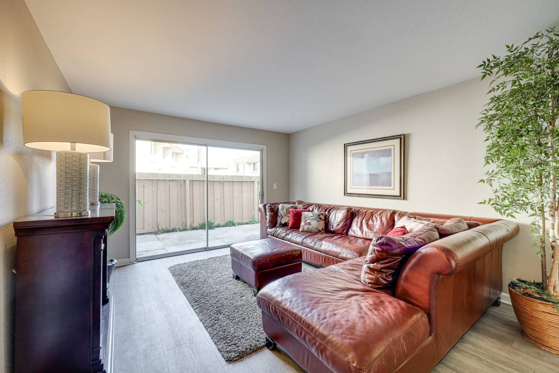 82 M² Apartment ∙ 2 Bedrooms ∙ 4 Guests - Port Hueneme, CA
