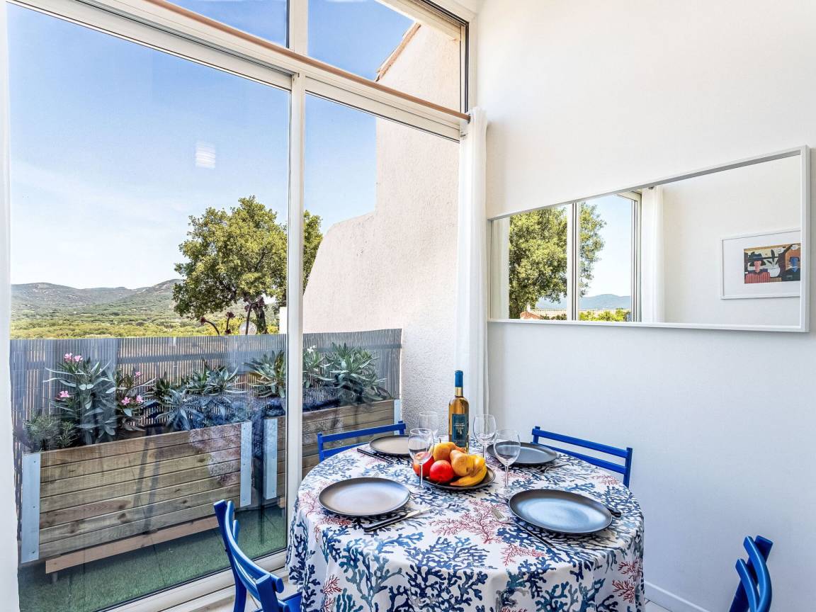 40 M² Résidence De Vacances ∙ 1 Chambre ∙ 4 Personnes - Le Lavandou