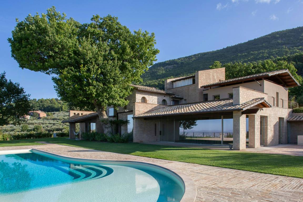 650 M² House ∙ 4 Bedrooms ∙ 14 Guests - Assisi