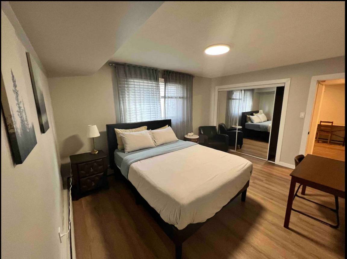 70 M² Apartment ∙ 2 Bedrooms ∙ 4 Guests - St. Albert