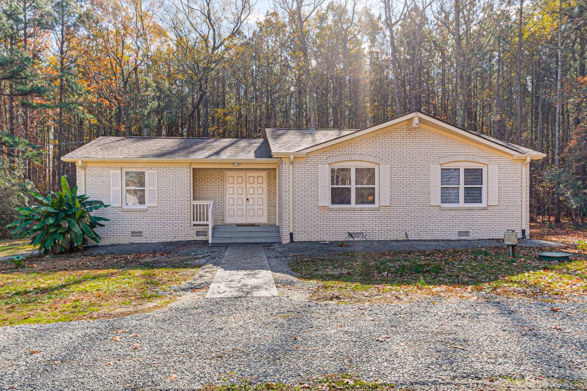 111 M² House ∙ 4 Bedrooms ∙ 9 Guests - Littleton, NC