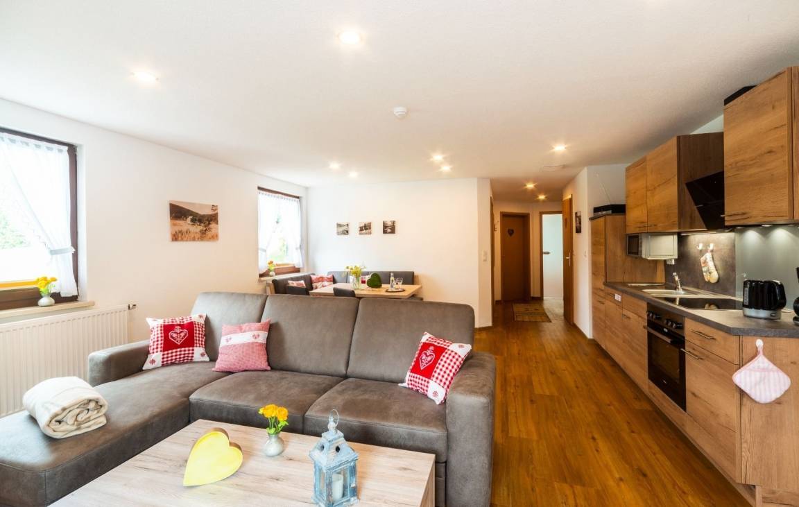 70 M² Ferienwohnung ∙ 2 Schlafzimmer ∙ 5 Gäste - Steinbach-Hallenberg