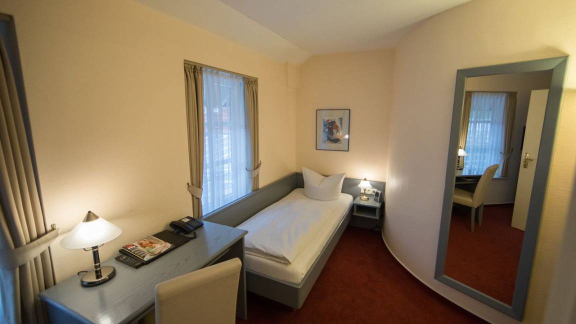 16 M² Hotel ∙ 1 Gast - Lingen (Ems)