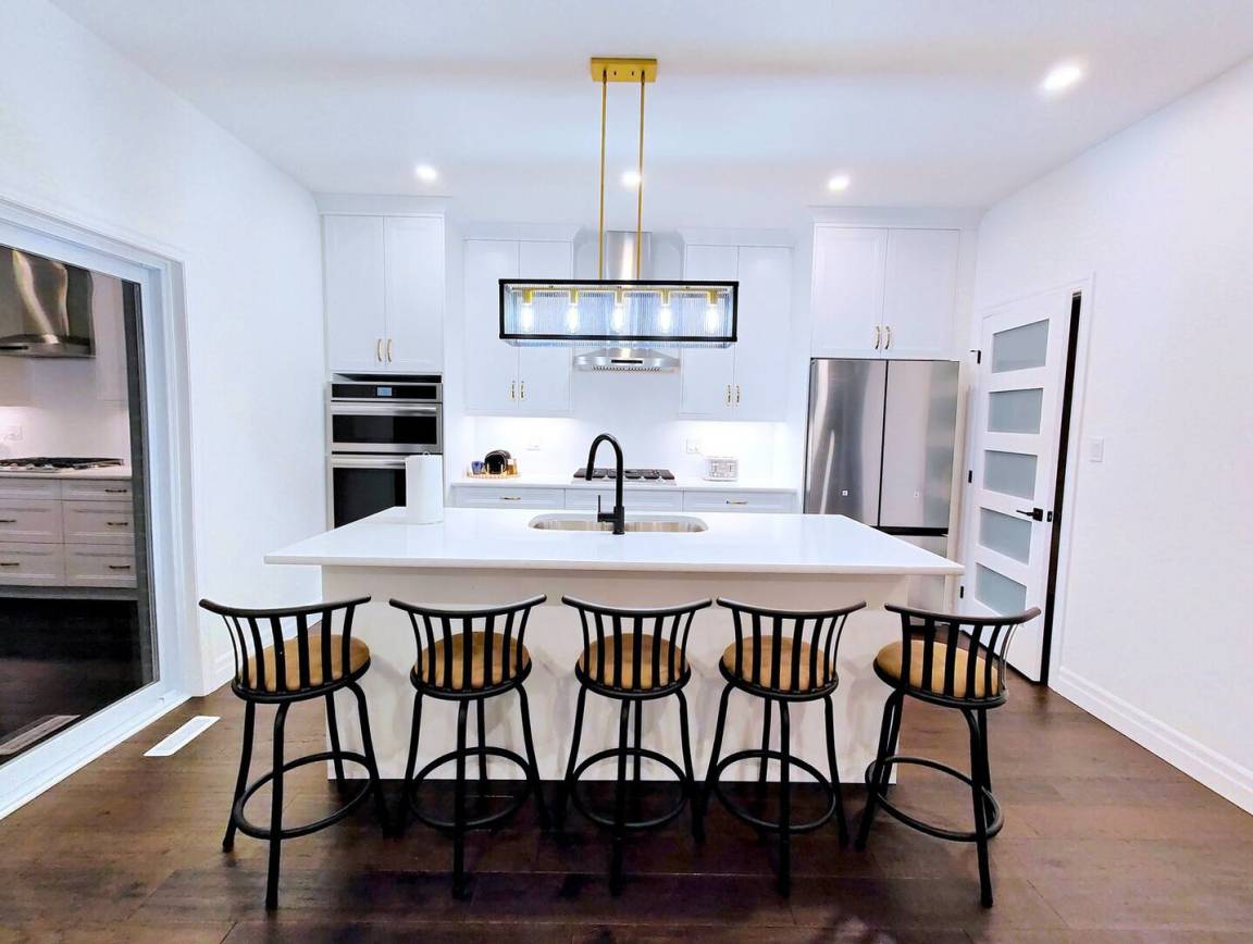 204 M² Ferienhaus ∙ 4 Schlafzimmer ∙ 1 Gast - Ontario