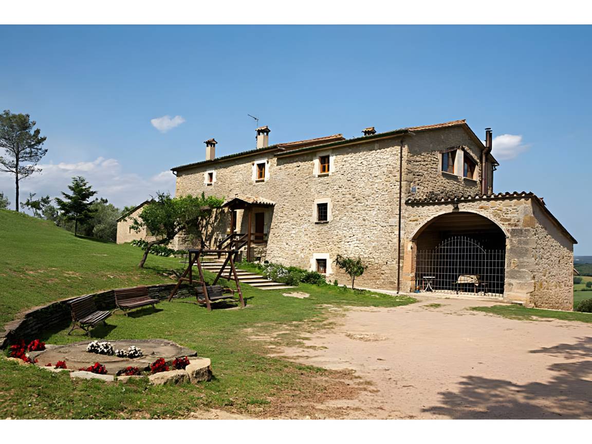 1050 M² Casa ∙ 17 Habitaciones ∙ 42 Huéspedes - Gerona