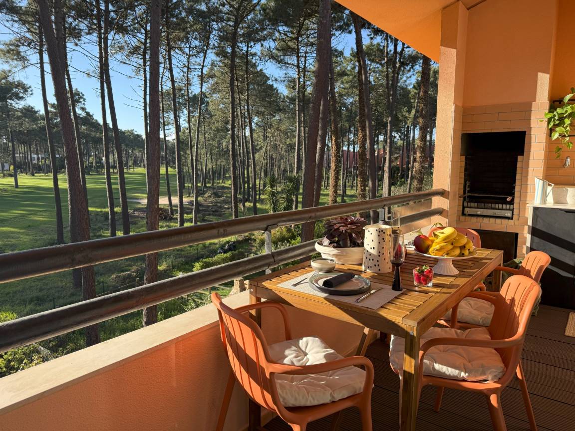 100 M² Apartamento ∙ 2 Quartos ∙ 6 Hóspedes - Almada