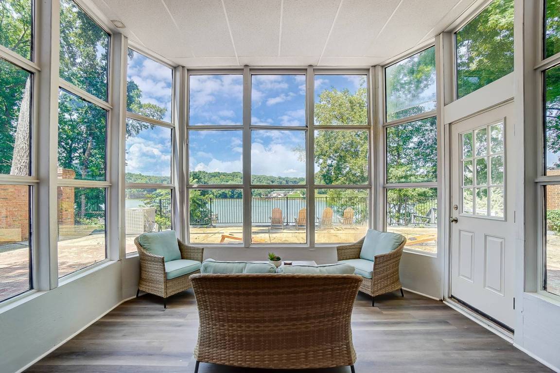 325 M² House ∙ 5 Bedrooms ∙ 15 Guests - Belmont, NC