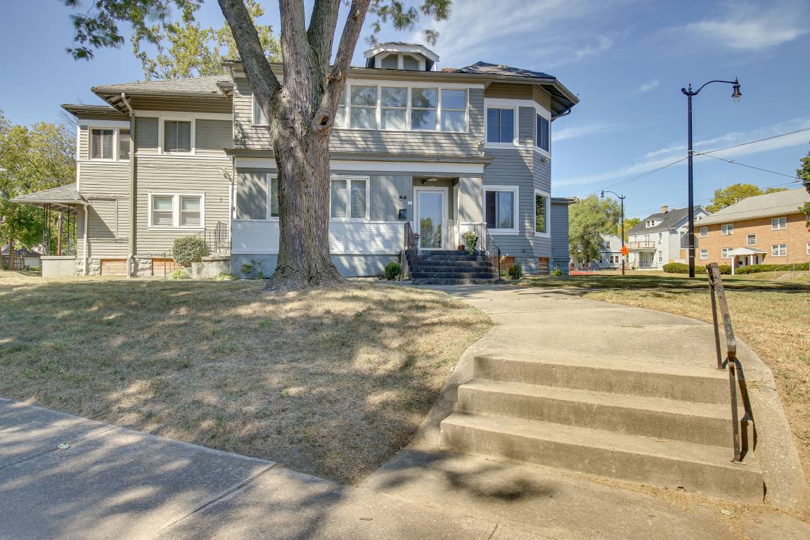 148 M² Apartment ∙ 3 Bedrooms ∙ 6 Guests - Dayton, OH