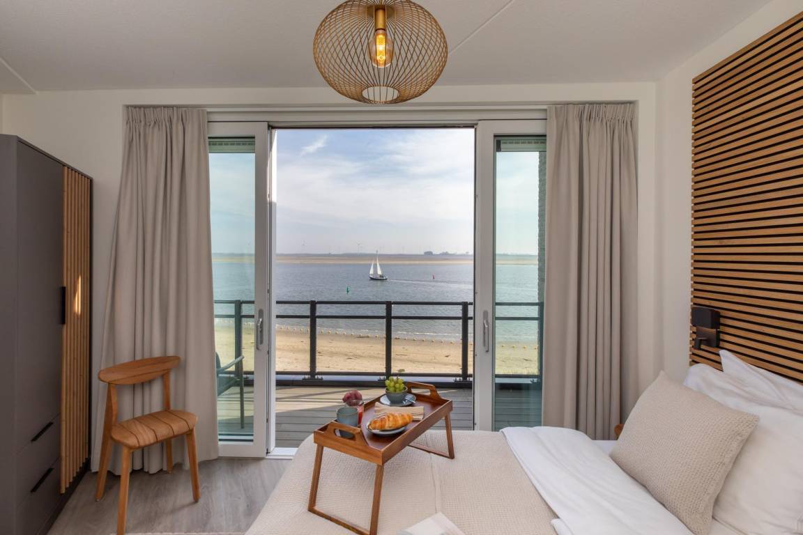 103 M² Ferienhaus ∙ 2 Schlafzimmer ∙ 4 Gäste - Bruinisse