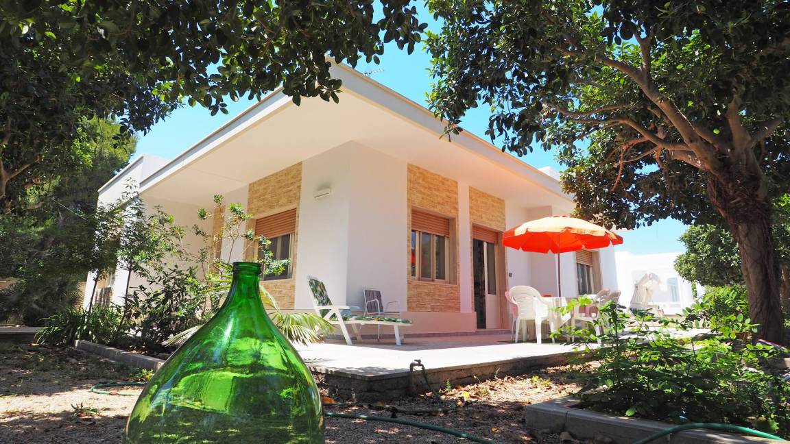 200 M² Villa ∙ 3 Bedrooms ∙ 9 Guests - Torre San Giovanni