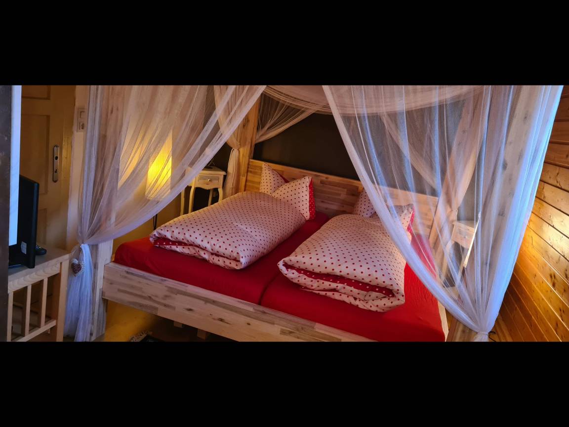 120 M² Ferienhaus ∙ 4 Schlafzimmer ∙ 9 Gäste - Pottenstein