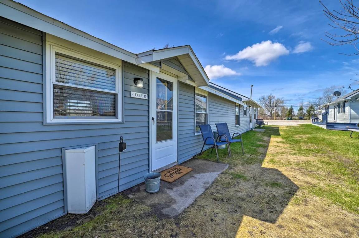 56 M² Cabin ∙ 2 Bedrooms ∙ 8 Guests - Houghton Lake, MI
