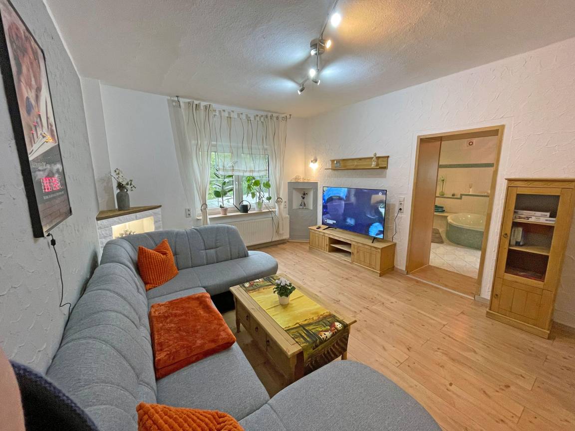 80 M² Ferienwohnung ∙ 3 Schlafzimmer ∙ 6 Gäste - Markneukirchen