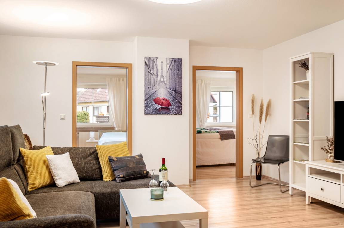 82 M² Ferienwohnung ∙ 2 Schlafzimmer ∙ 4 Gäste - Iphofen