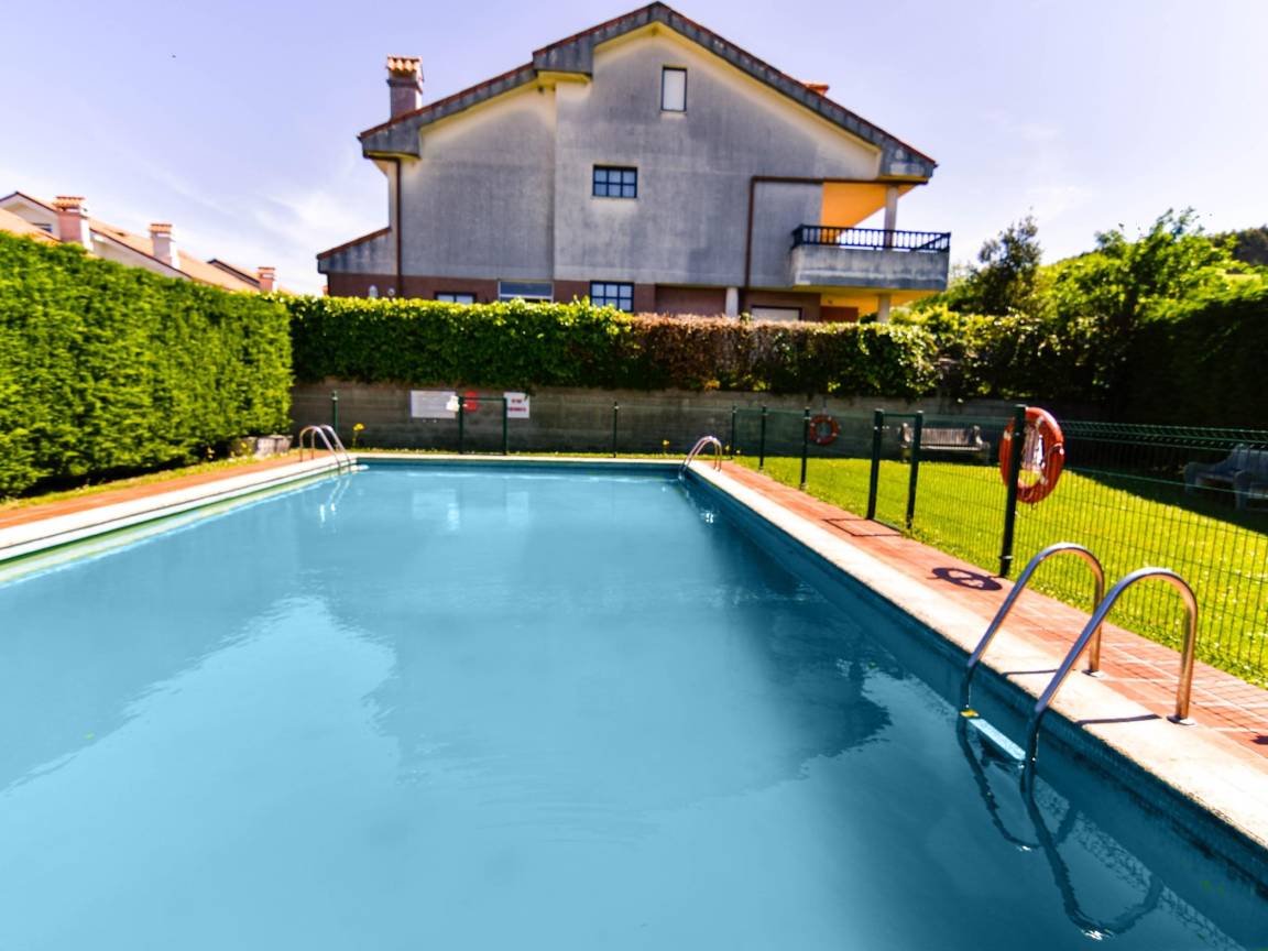 220 M² Villa ∙ 5 Chambres ∙ 9 Personnes - Miengo