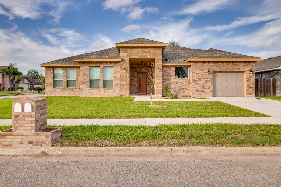 148 M² House ∙ 3 Bedrooms ∙ 6 Guests - Brownsville, TX